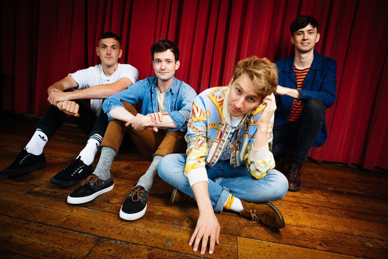 Glass Animals bring ‘How To Be A Human Being’ to life with a huge Radio 1 session - Dork