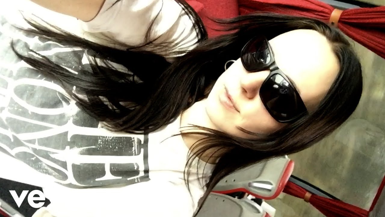 MØ celebrates self-preservation and self-joy with her new single 'Lose ...