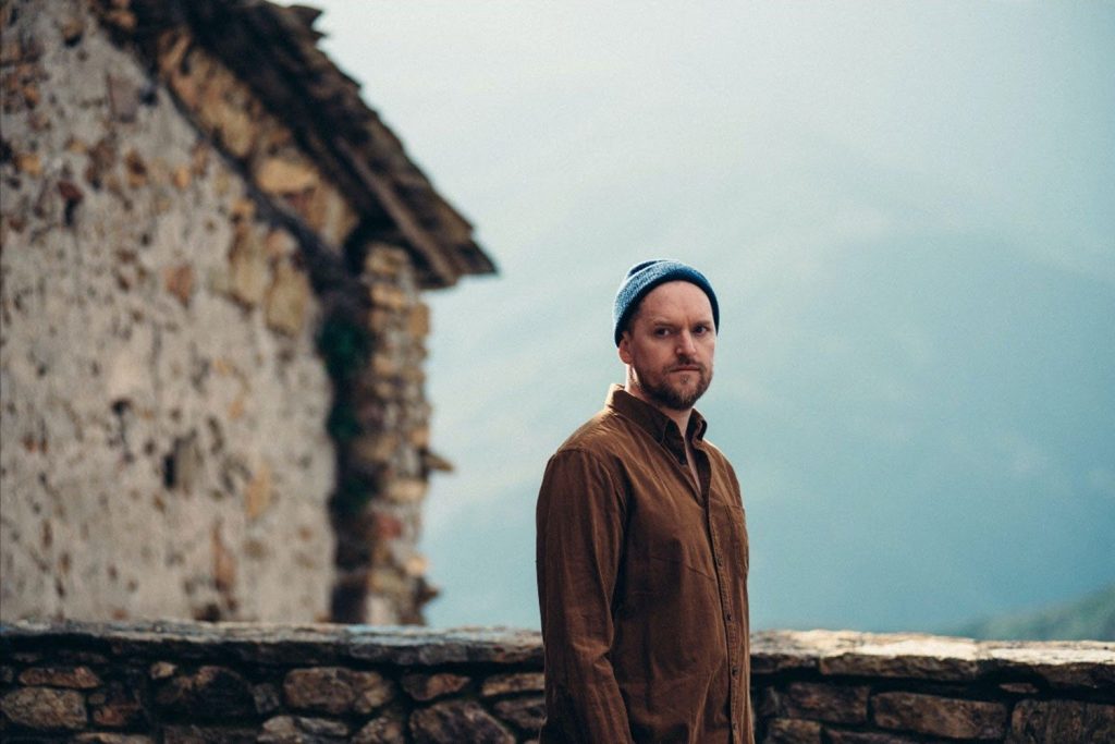 SOHN has aired his new single 'Artifice [Live]', and announced a ...
