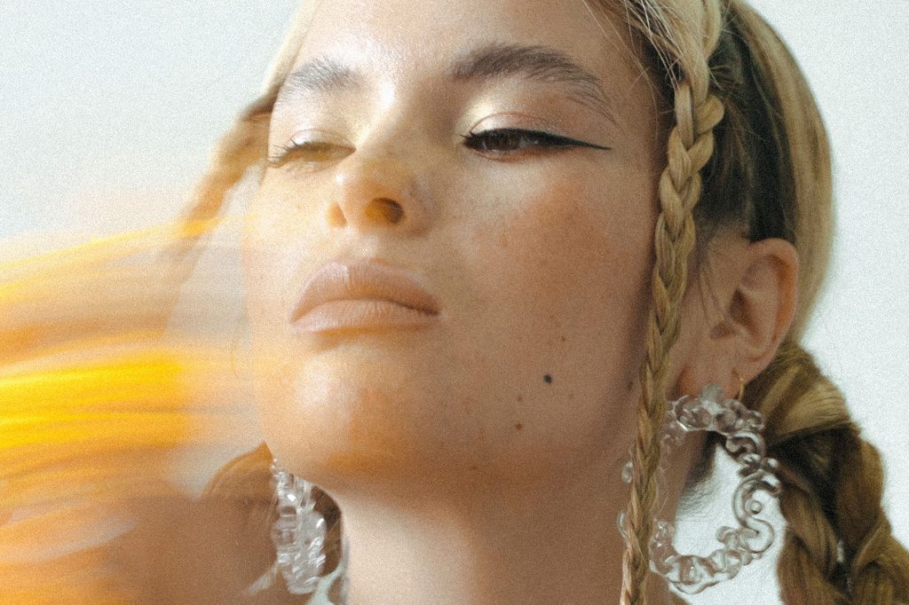 Newcomer Saya Gray has dropped a stunning new track, 'IF THERE’S NO ...