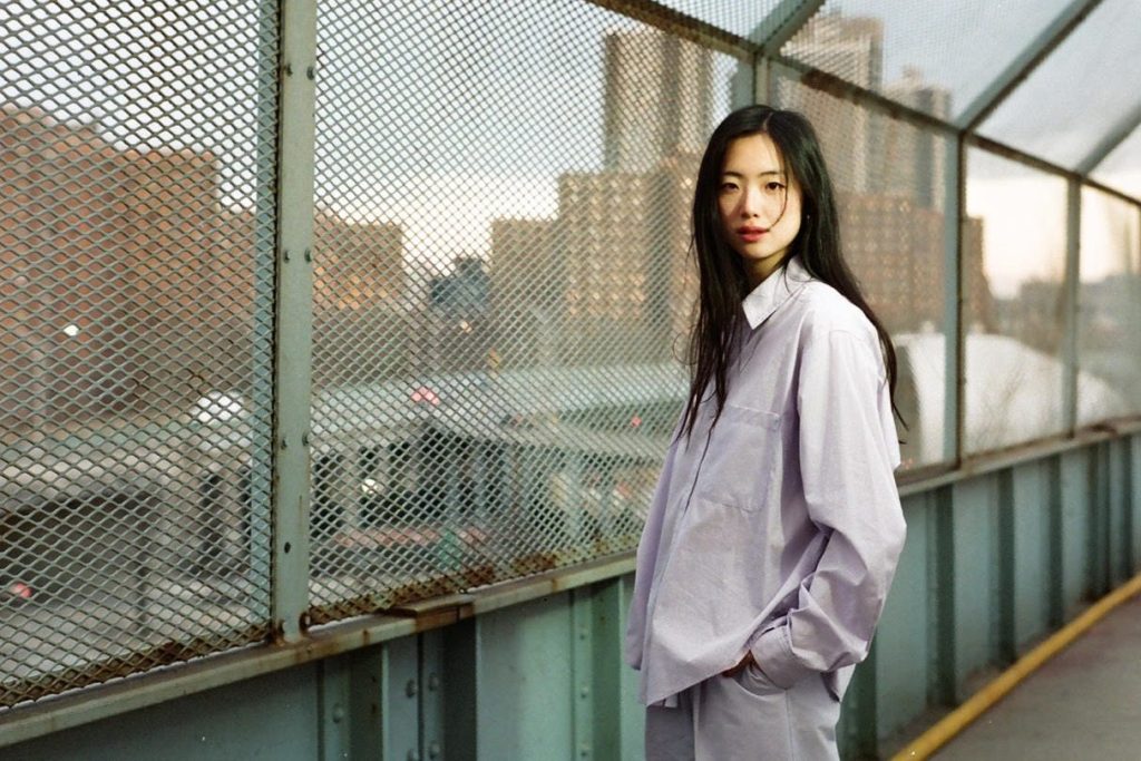 Sarah Kinsley shares her new single and video, 'Hills Of Fire' - Dork