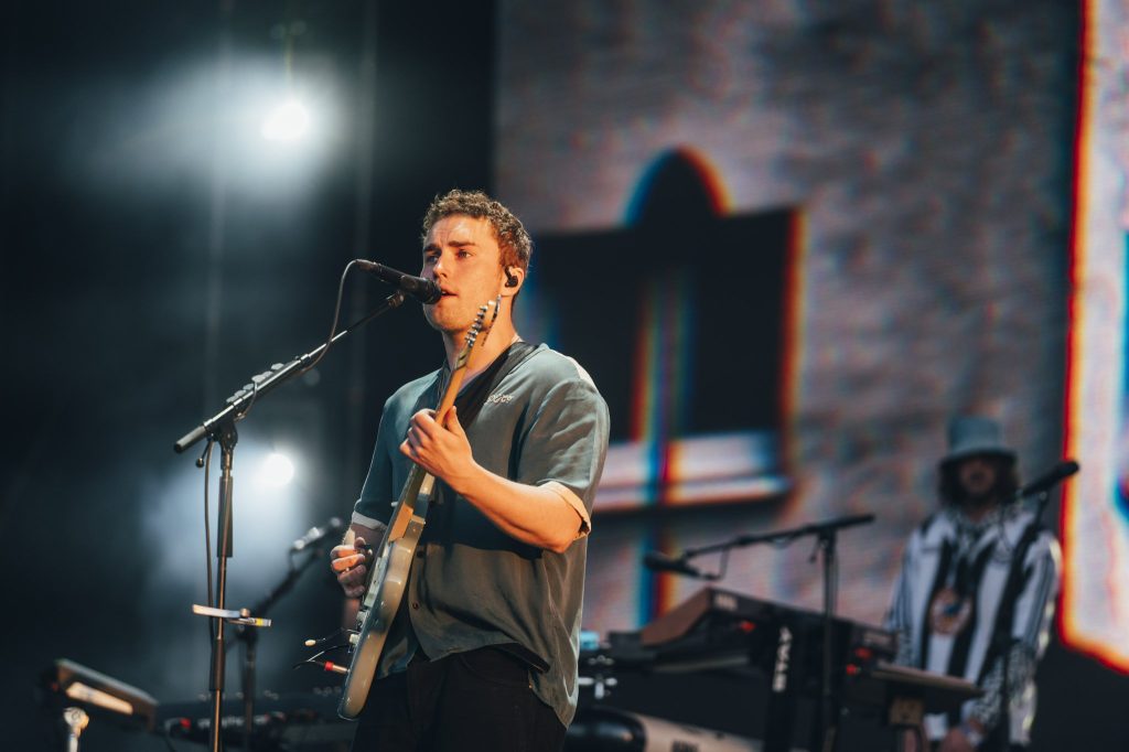 Sam Fender proves he's ready for the biggest festival headline slots in ...