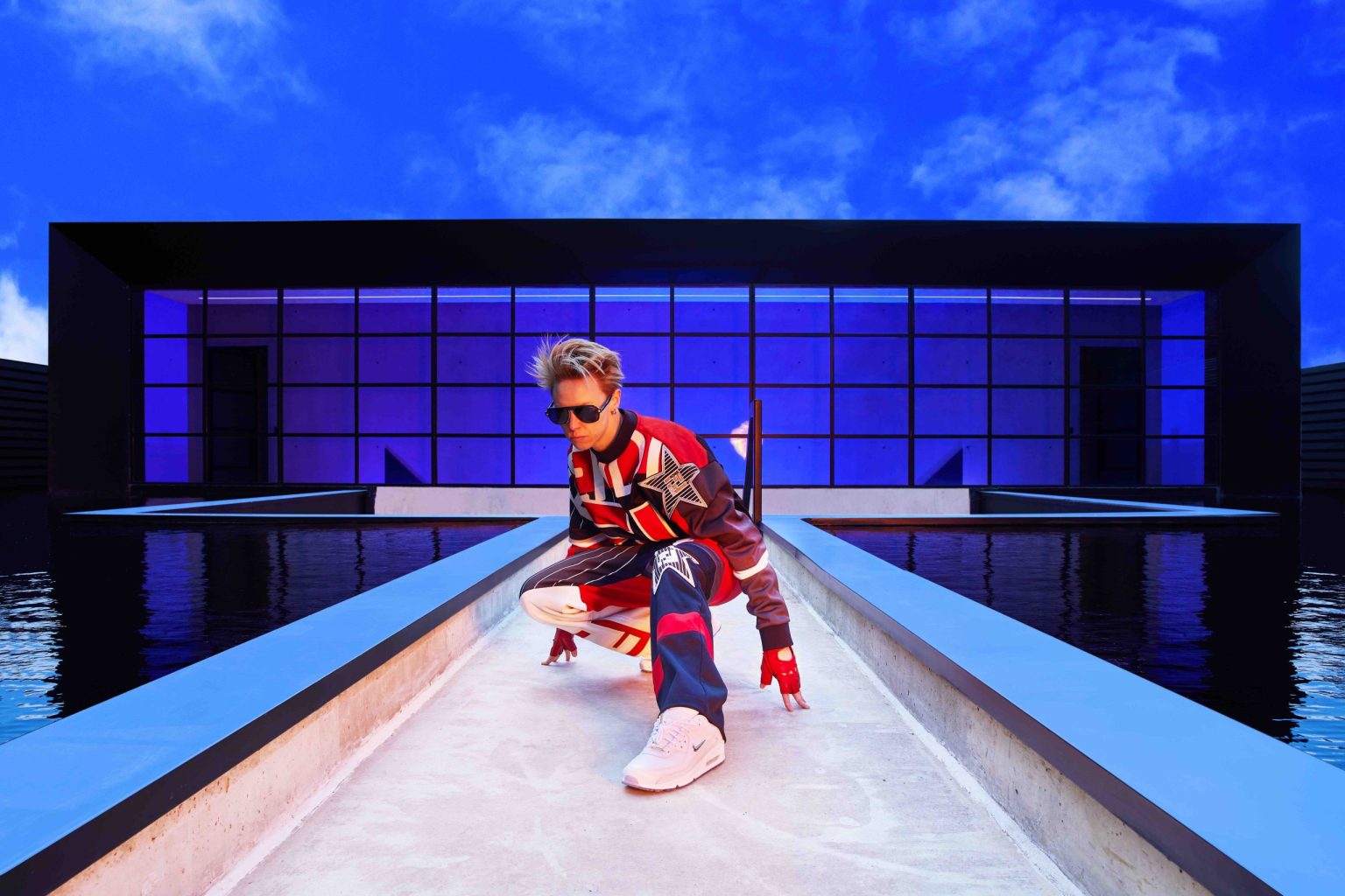 La Roux has released a new single, ‘Feedback', featuring Baby Tate - Dork