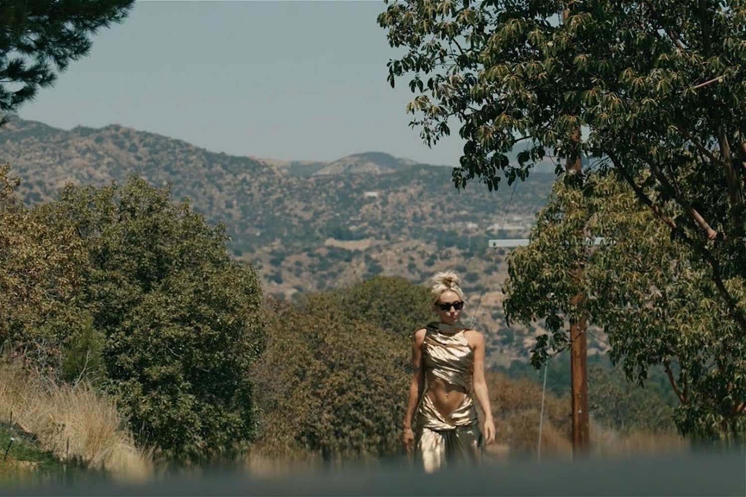 Miley Cyrus is singing in the shower with her new teaser for upcoming ...