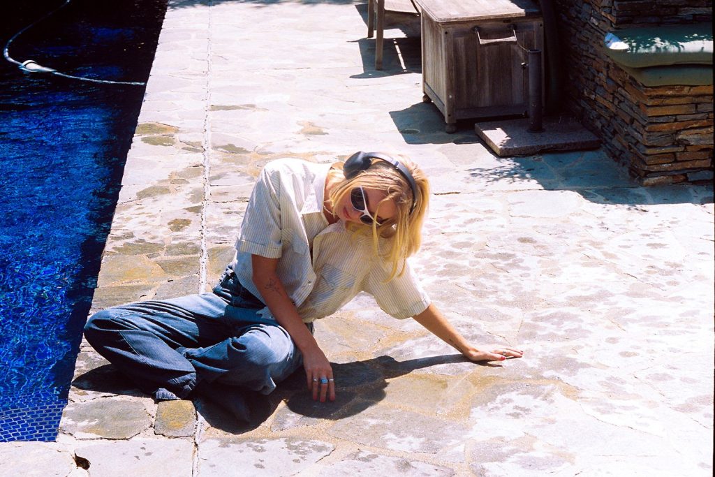 Claire Rosinkranz has dropped a new debut album teaser track, 'Never ...