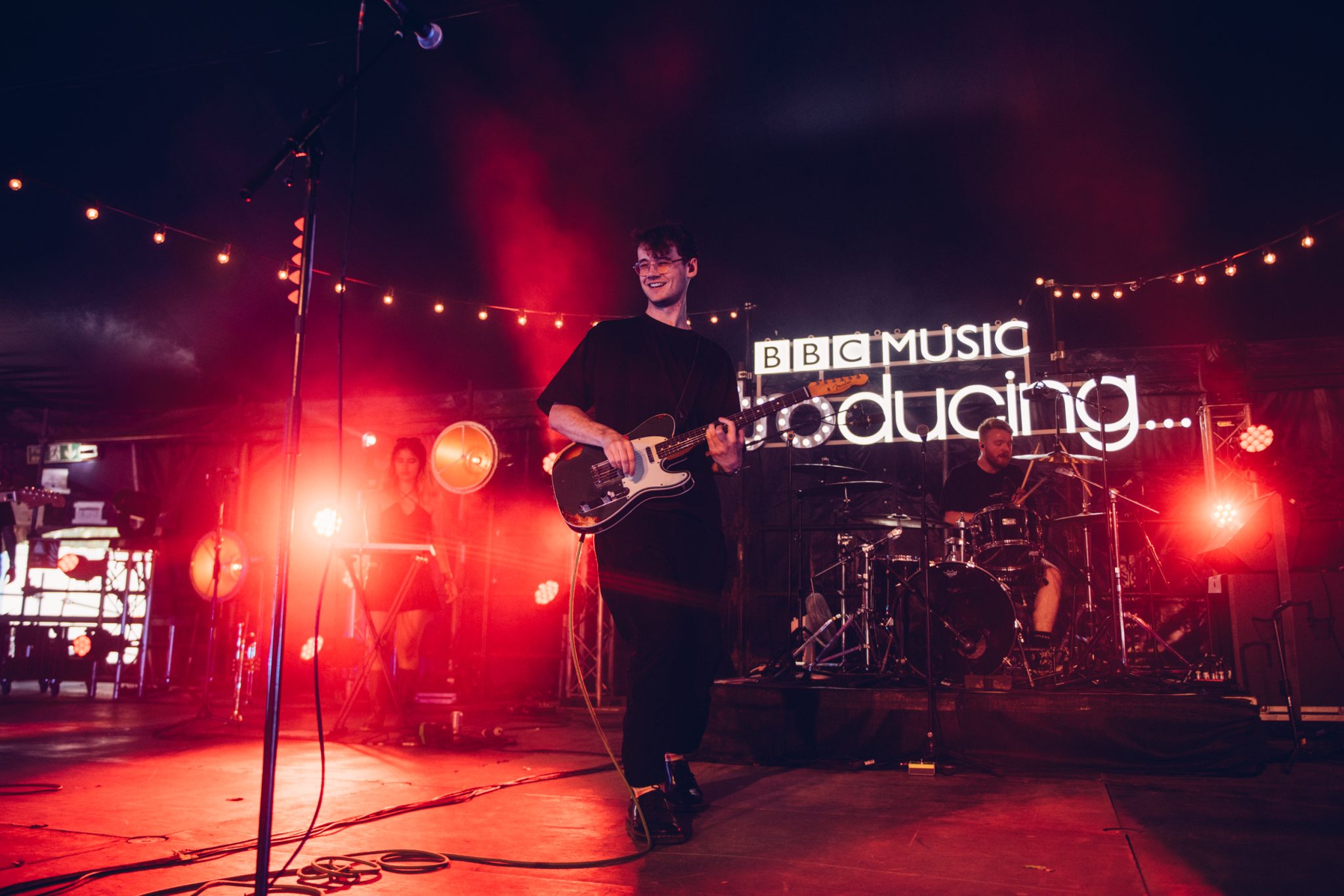 Lovejoy continue to ride the wave at Glastonbury 2023 - photos - Dork