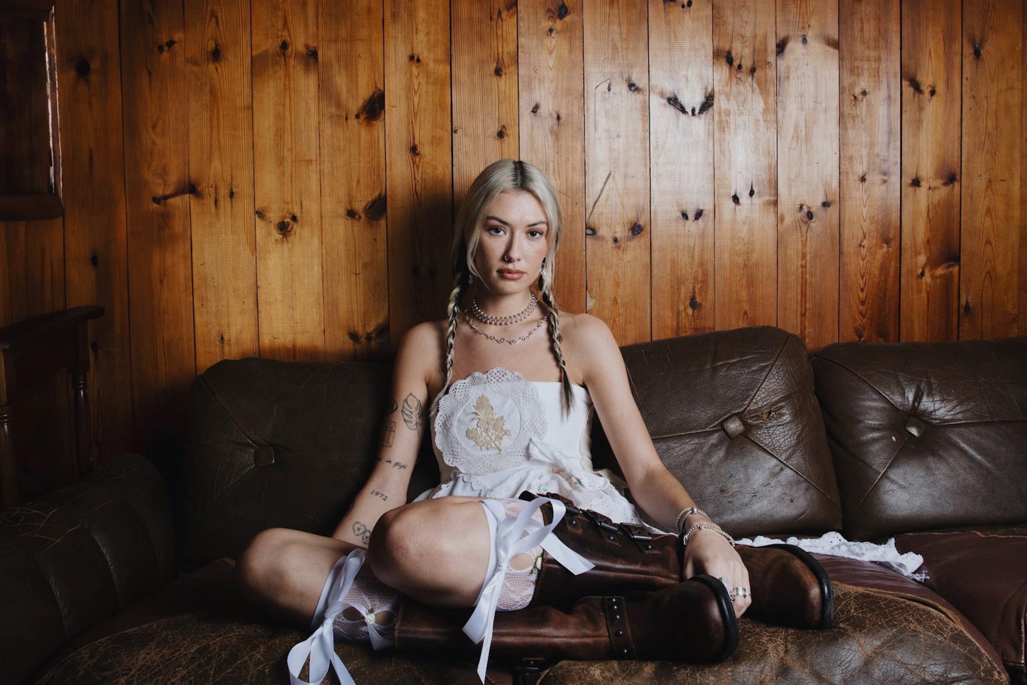 Nieve Ella has released her first single of 2024, argument-inspired track 'The Things We Say' - Dork