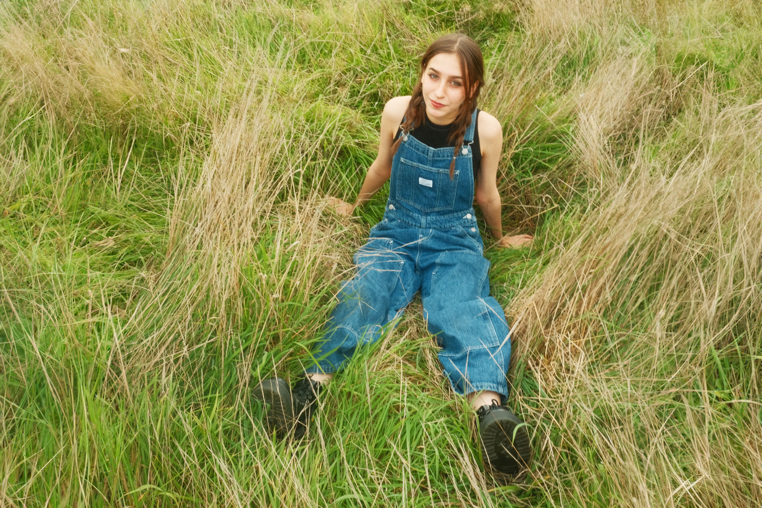 Lexie Carroll finds joy and sadness in the everyday as she announces her new EP, 'you look ...