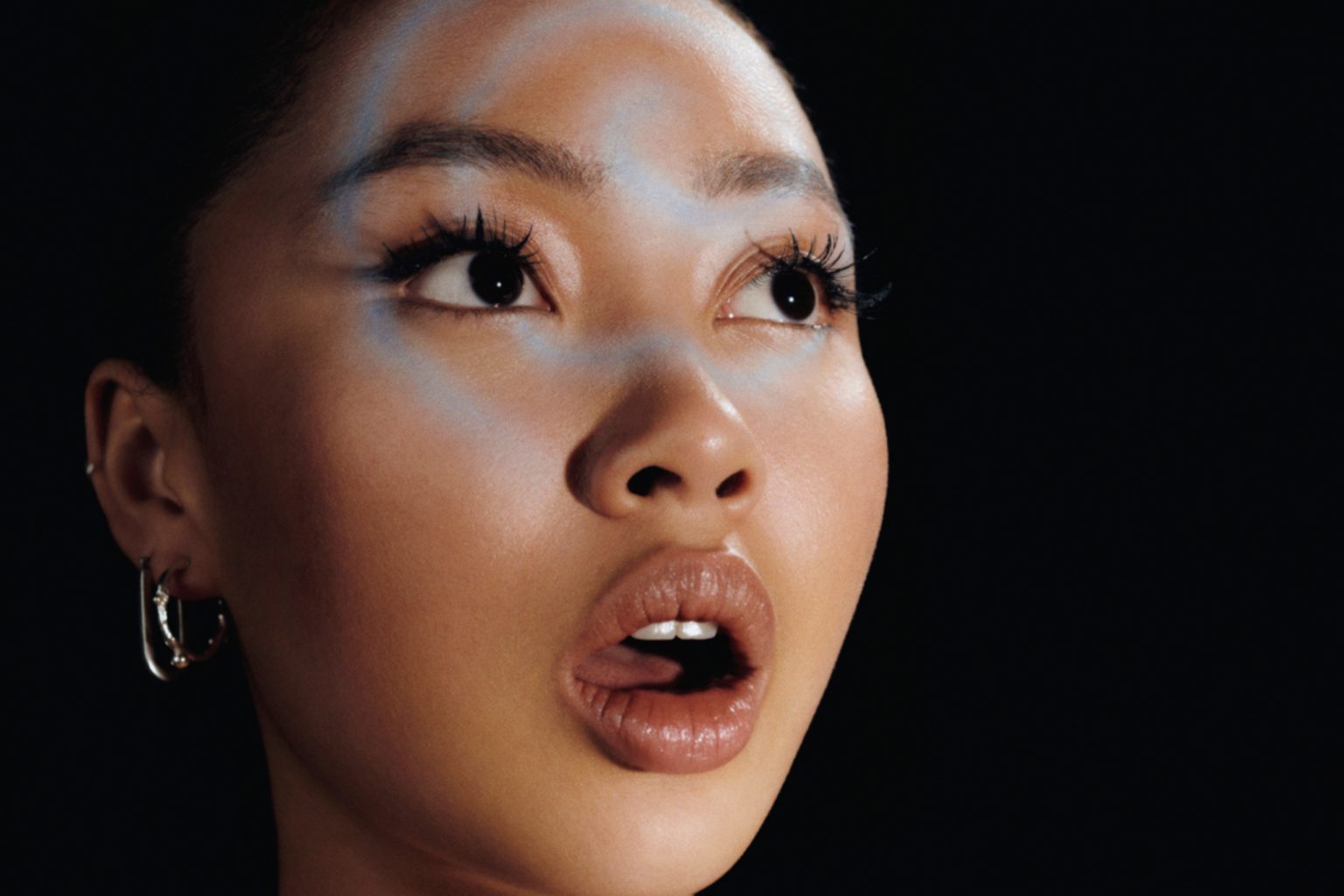 Griff has released her new album 'Vertigo', and a visualiser for 'Tears ...