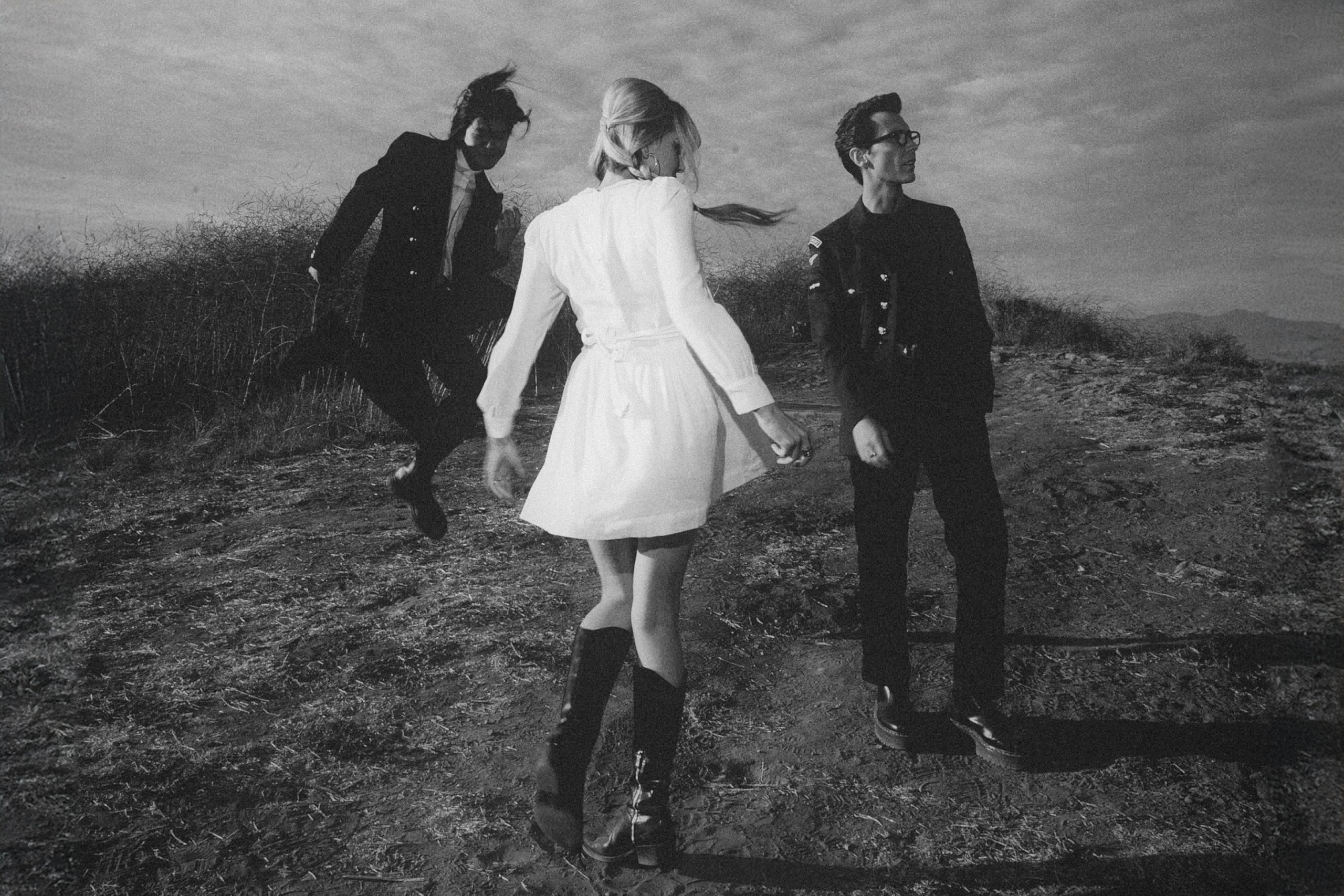 Sunday (1994): Life through a lens - Dork