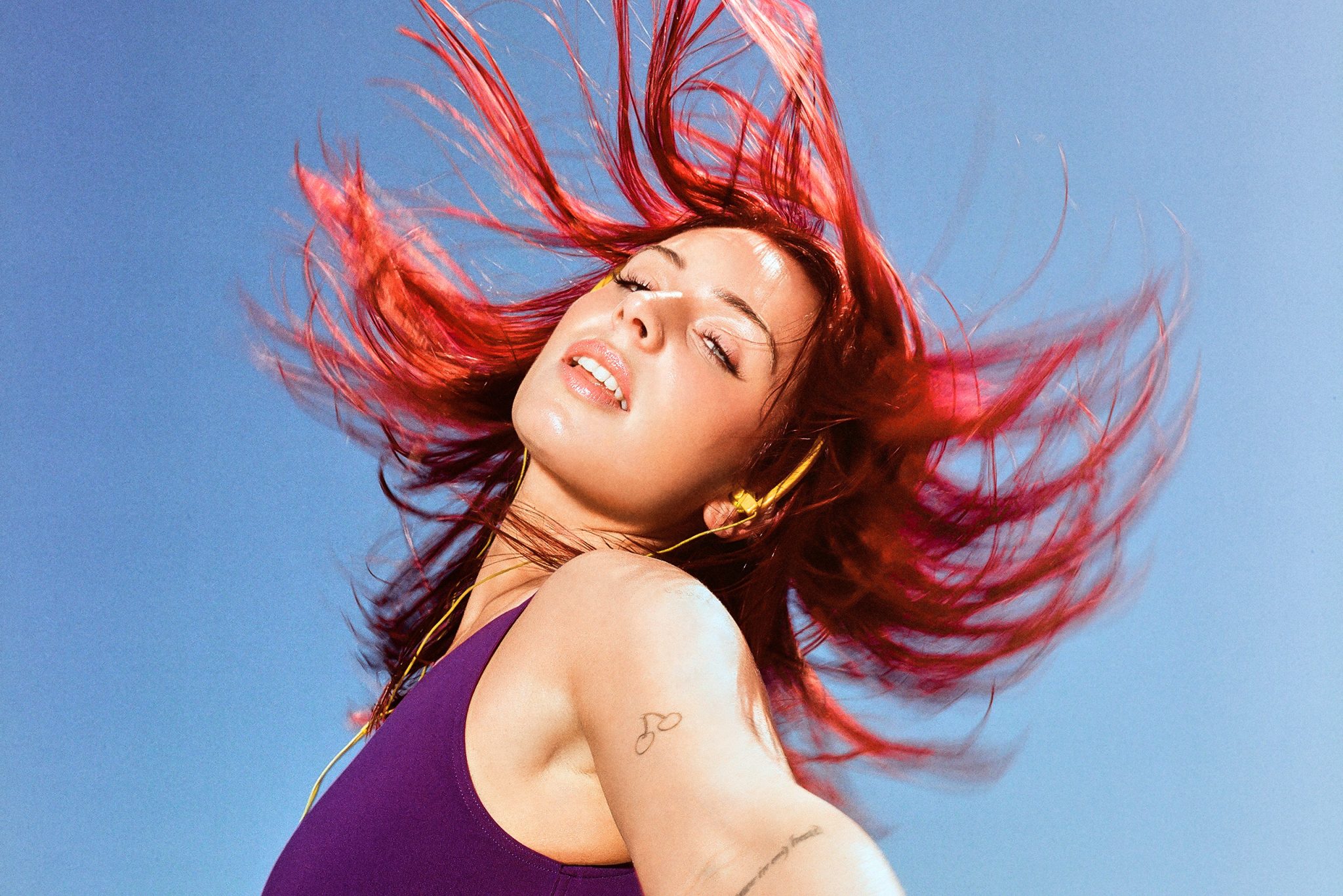 Rose Gray ushers in her debut album era with euphoric new single 'Free' - Dork