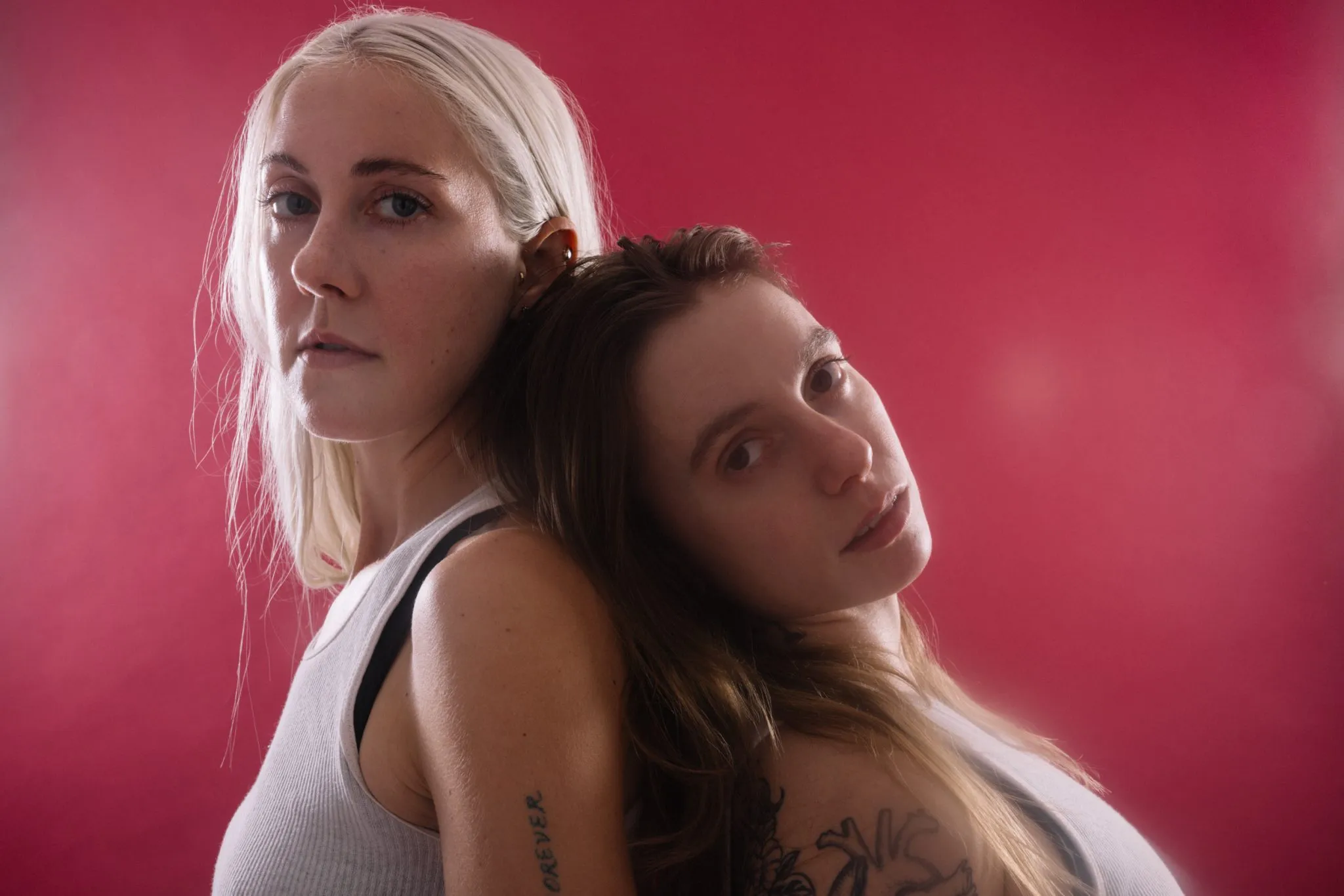 Grimes has released her single 'Violence', plus a striking new video - Dork