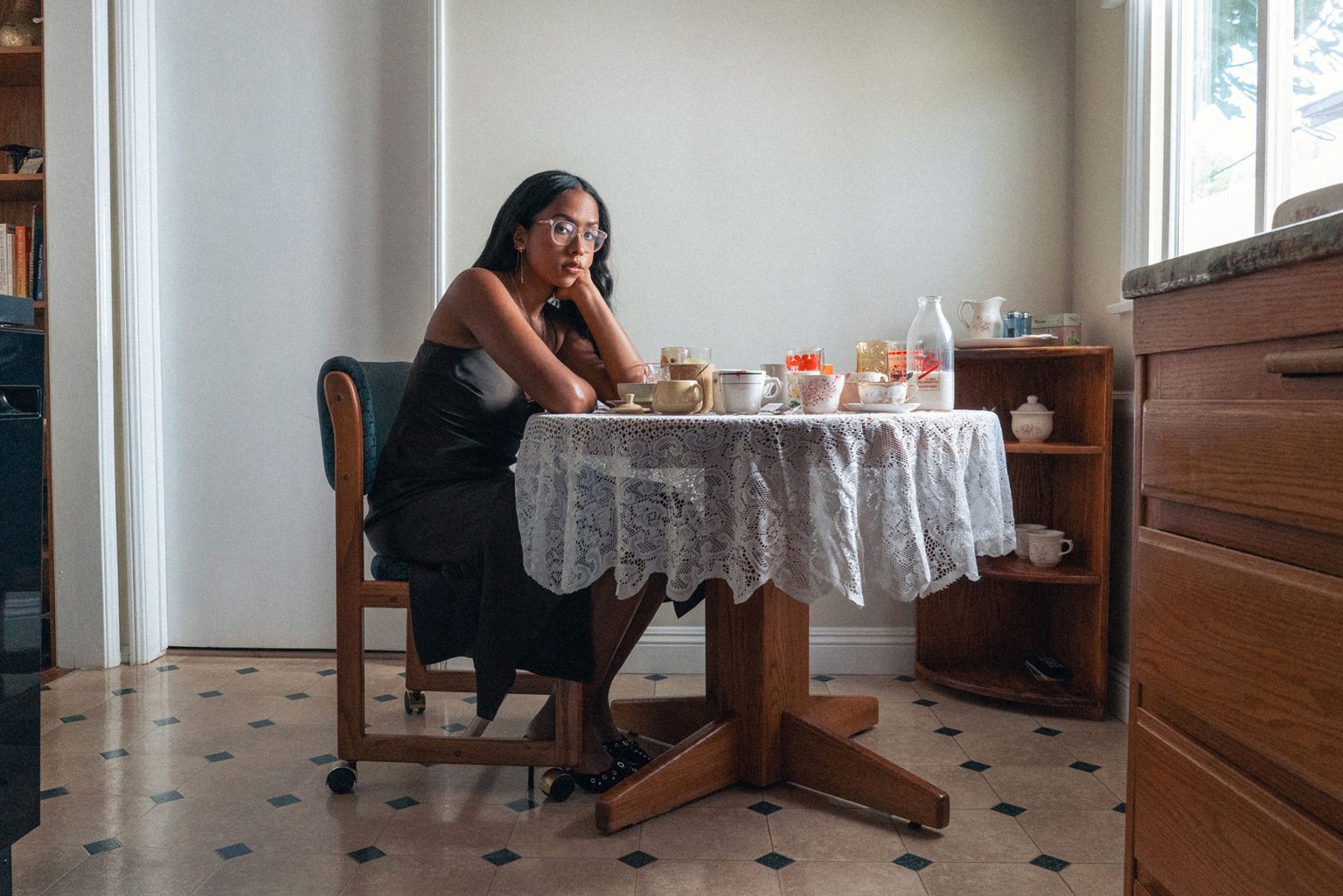 With her second album, Jensen McRae embraces narrator syndrome to turn observation into art - Dork