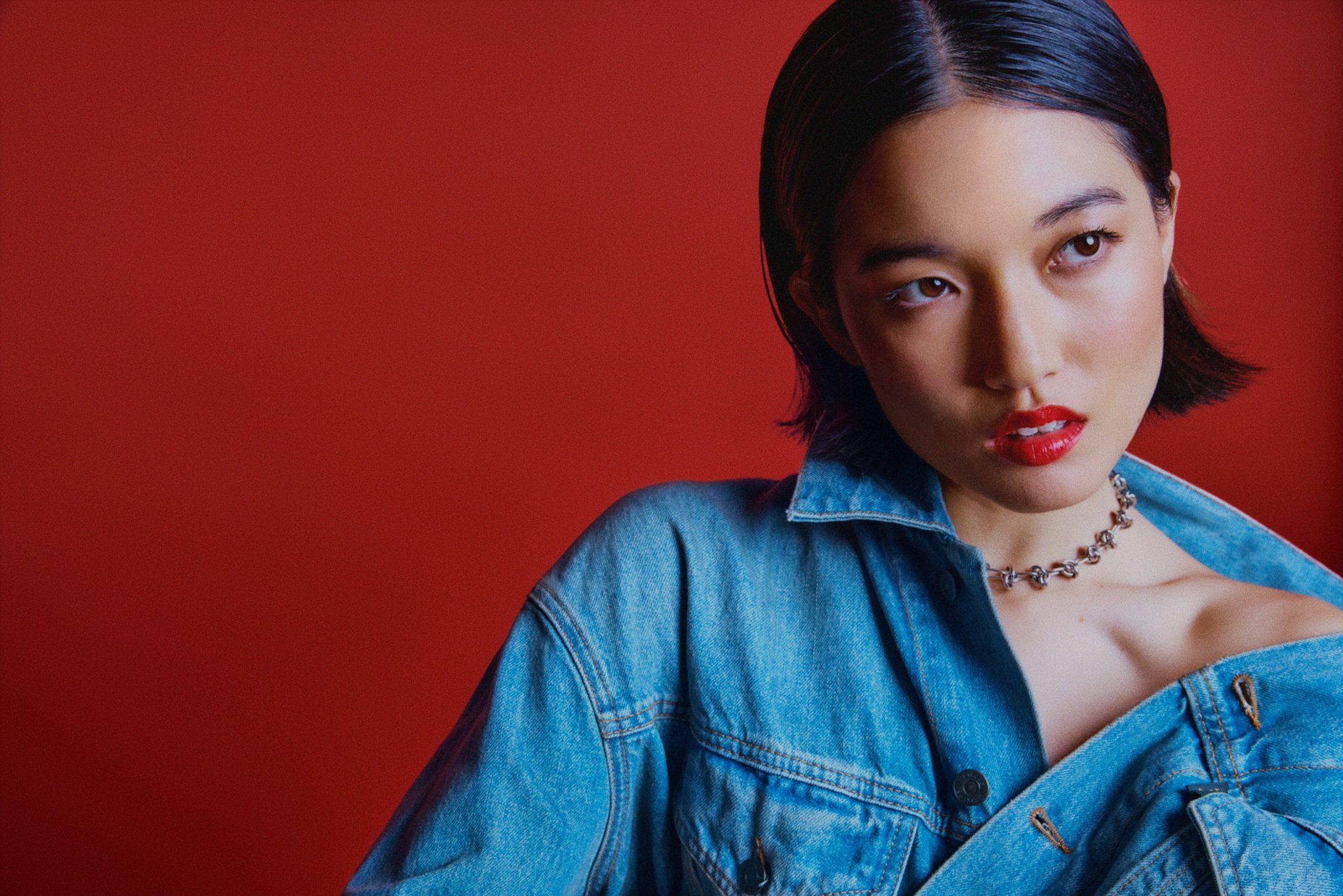 Chloe Qisha has released her fab second EP, 'Modern Romance' - Dork